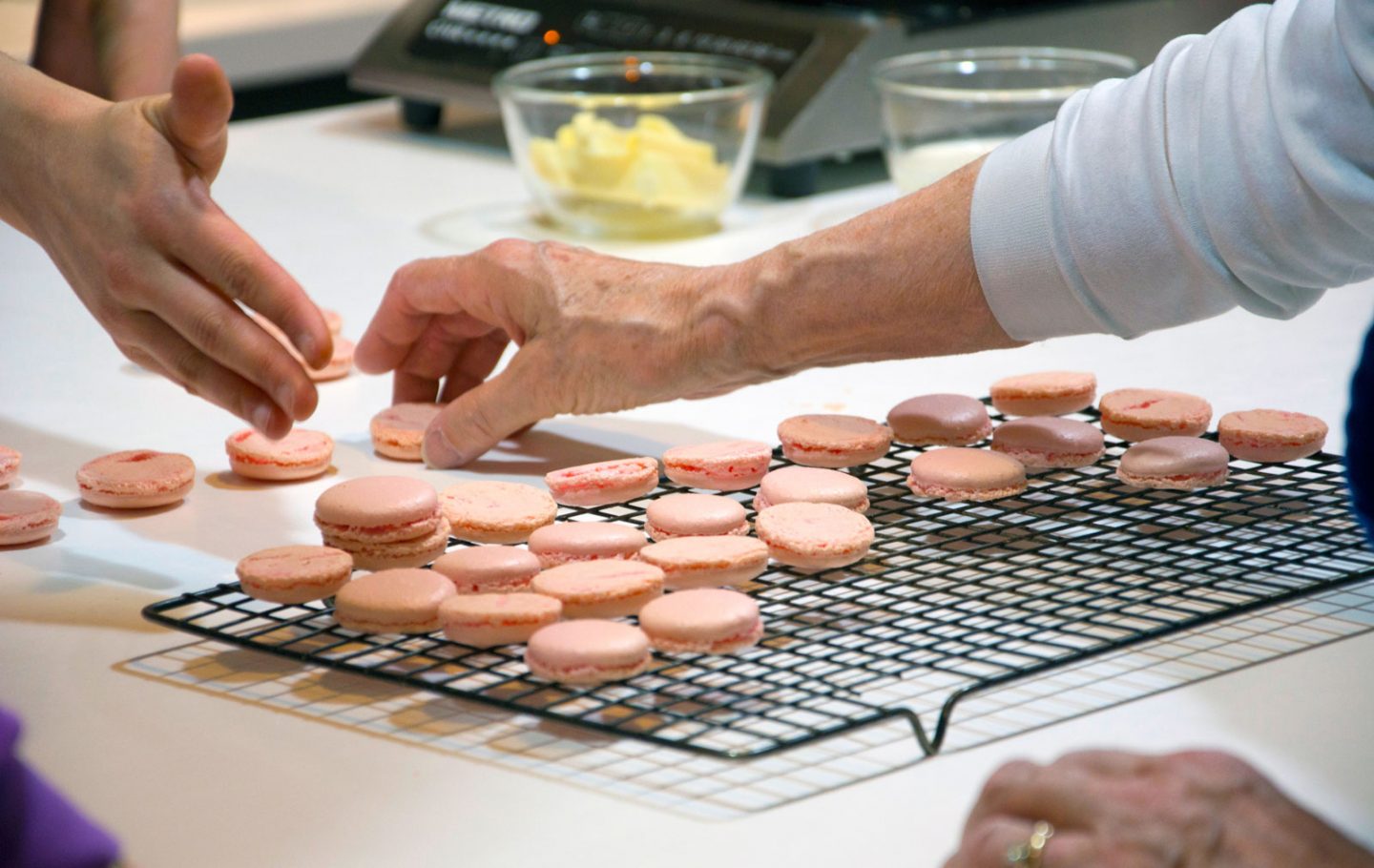 Express Macaron Class in Paris in English